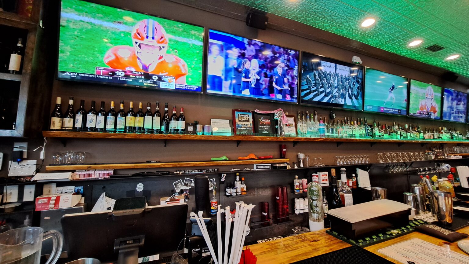 Pizza & Breweries: Di Fara's Cary Tavern Delivers to Your Bar Stool ...